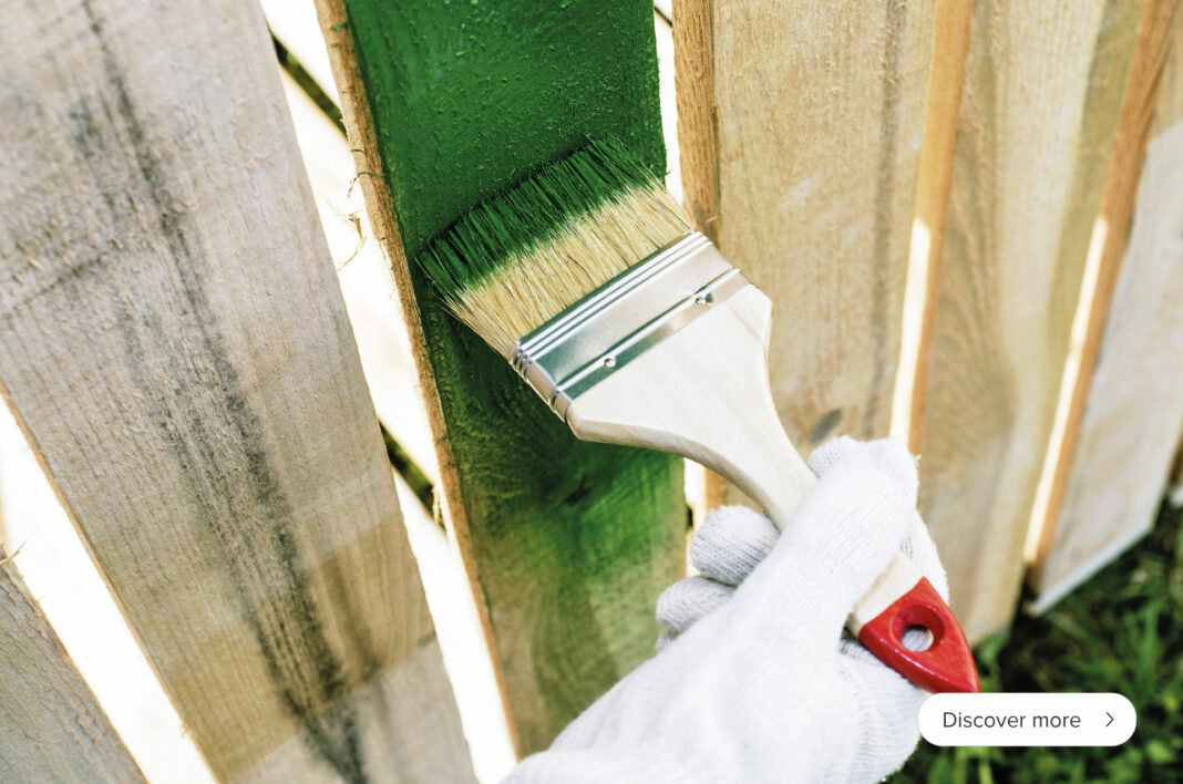 How To Paint Your Garden Fence For A Smooth Finish | Wood Finishes Direct
